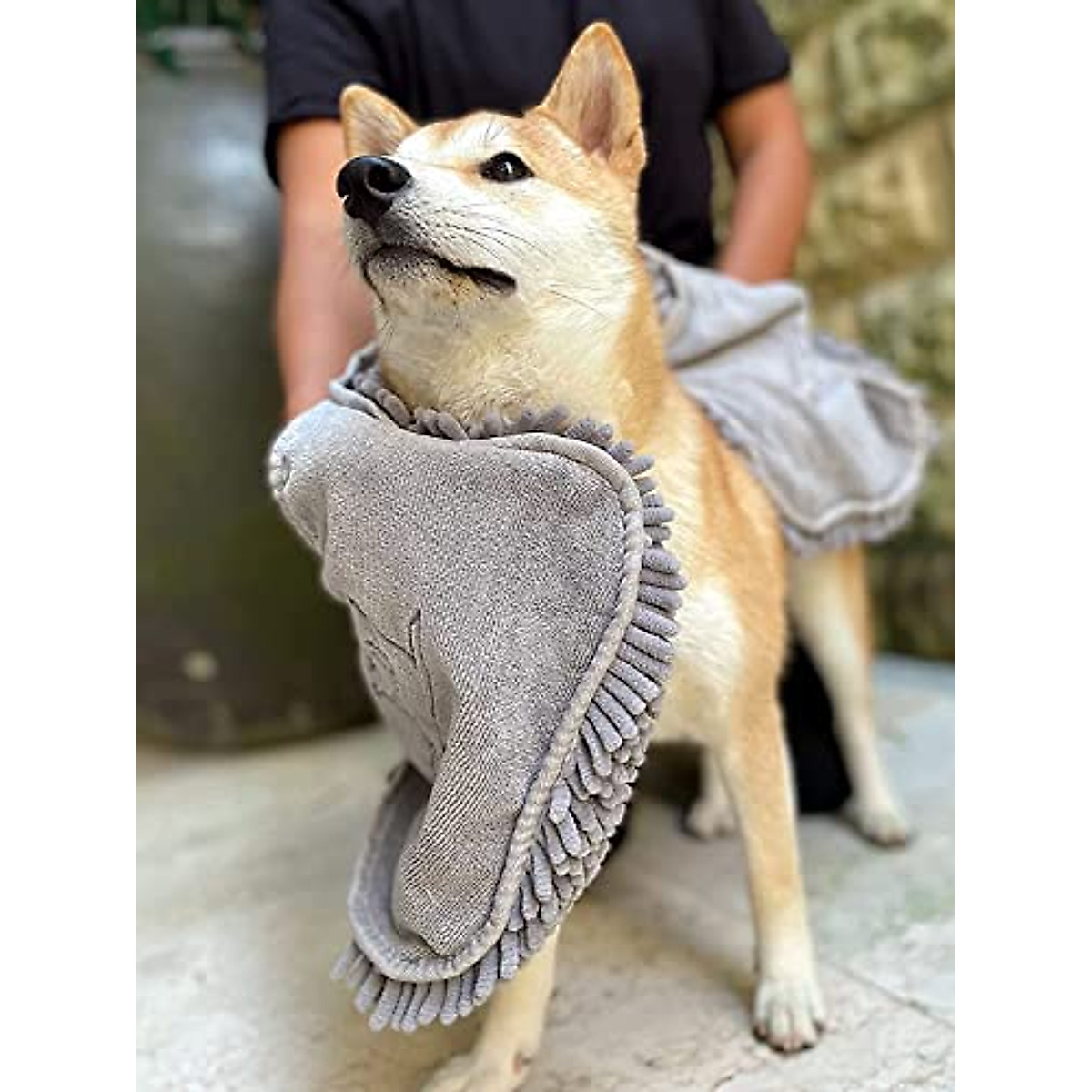 Tuff Pupper Quick Dry Towel for Dogs | Ultra Absorbent Microfiber Shammy | Extra Large 35x15 Size for All Breeds | Comfortable Hand Pockets | Indoor Outdoor Use | Durable Material | Machine Washable