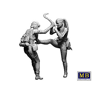 Master Box 35202-1/35 Desert Battle. Skull Clan New Amazons. Give it Back! This is My Booty! Post-Apocalyptic Series