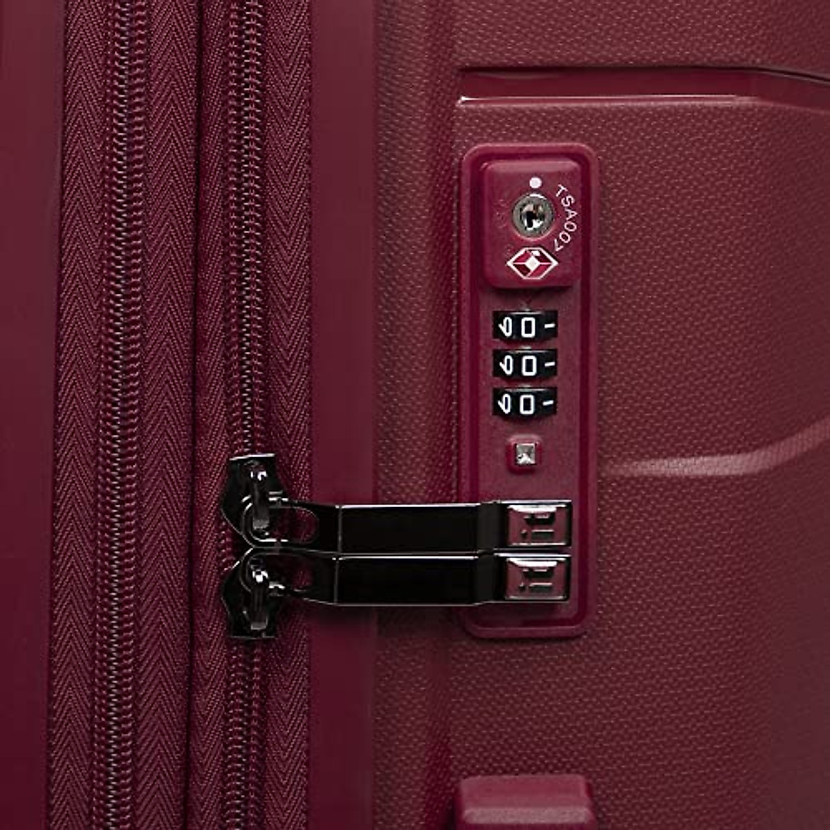 it luggage Momentous 30" Hardside Checked 8 Wheel Expandable Spinner, German Red