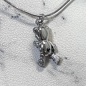 Spinningdaisy Cuddly Crystal Moveable Teddy Bear Necklace Gold