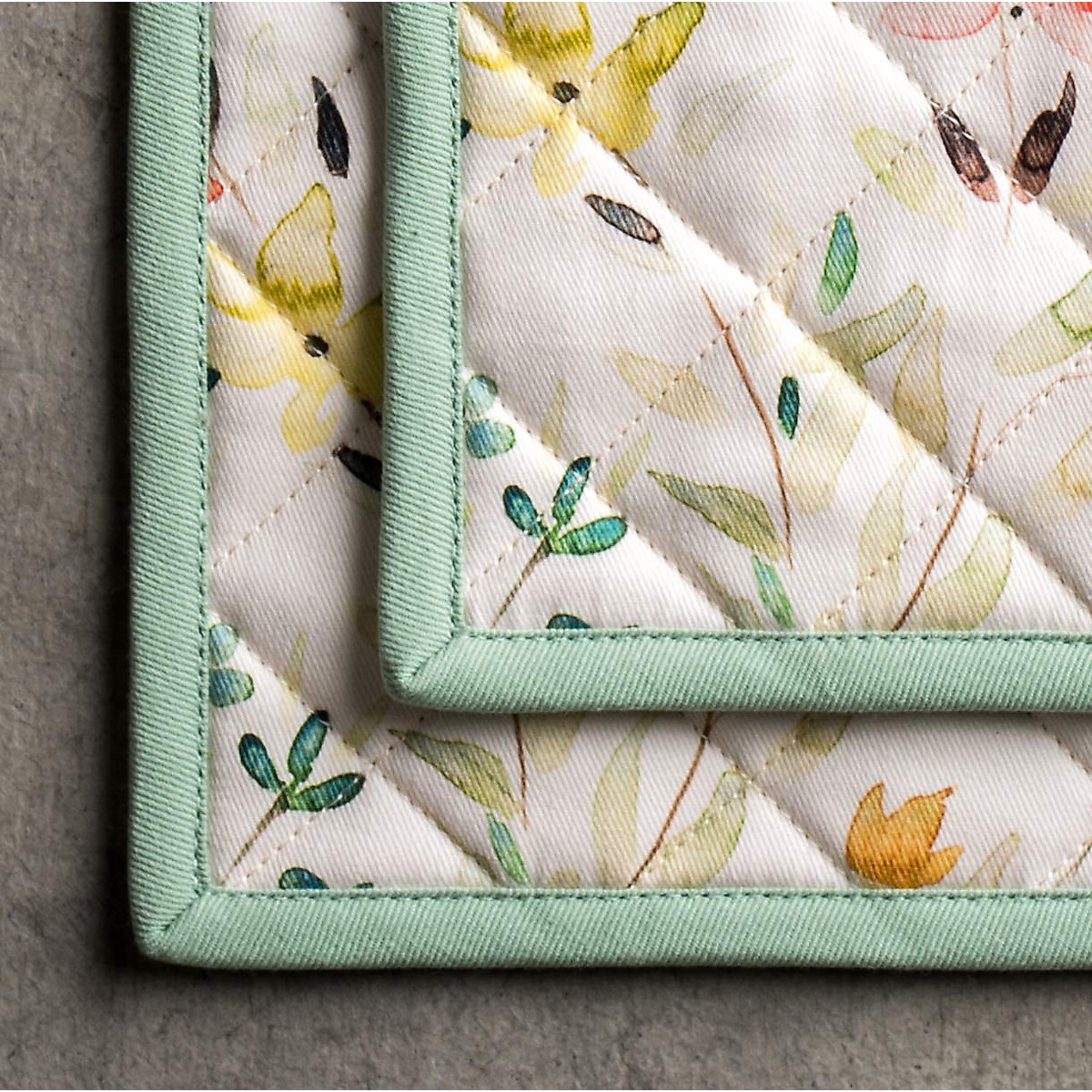 Maison d' Hermine Oven Mitt & Pot Holder 100% Cotton Heat Resistant Oven Gloves (7.5"x13") & Hot Pads (8"x8") Combo, BBQ, Cooking, Chef & Restaurants, Colmar - Spring/Summer