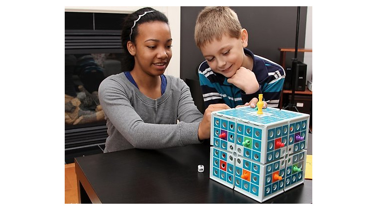 Squashed 3D Strategy Board Game - Fun for Kids & Family