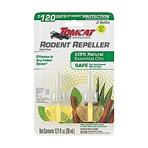 Tomcat Rodent Repeller Essential Oil Refill Pack Plug-In with Lemongrass, Cinnamon, and Peppermint Oil, 2 Refill Bottles