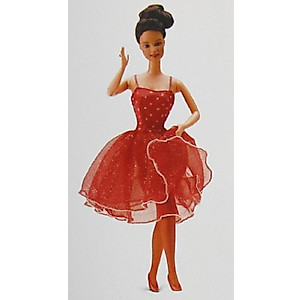 BARBIE FASHION AVENUE Fashions MOVIN' to MUSIC "SALSA" w Fashions & DVD (2000)