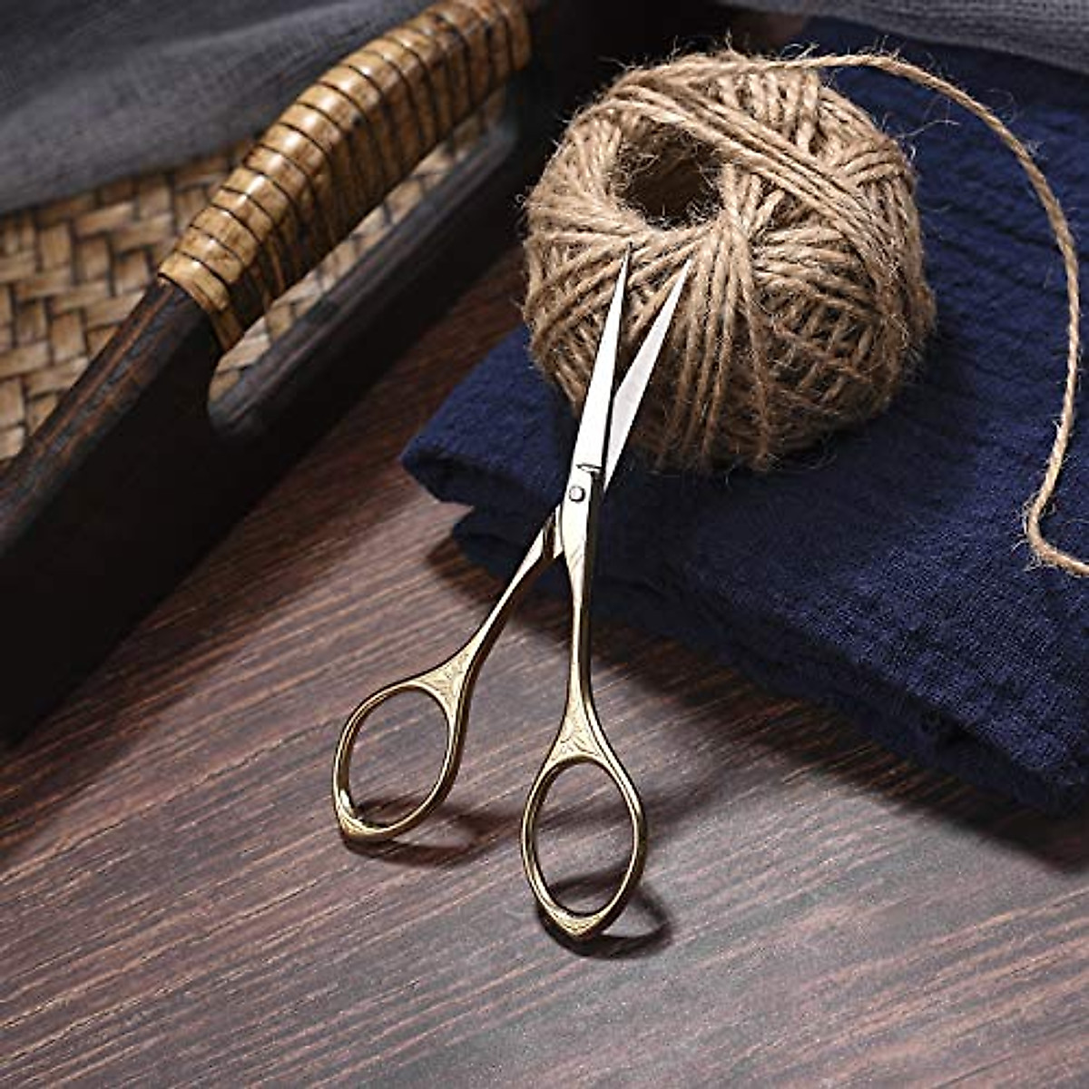 HITOPTY Small Embroidery Scissors, 3.9in Stainless Steel Sharp Craft Shears for Sewing, Art Work, Threading, Needlework Small Projects