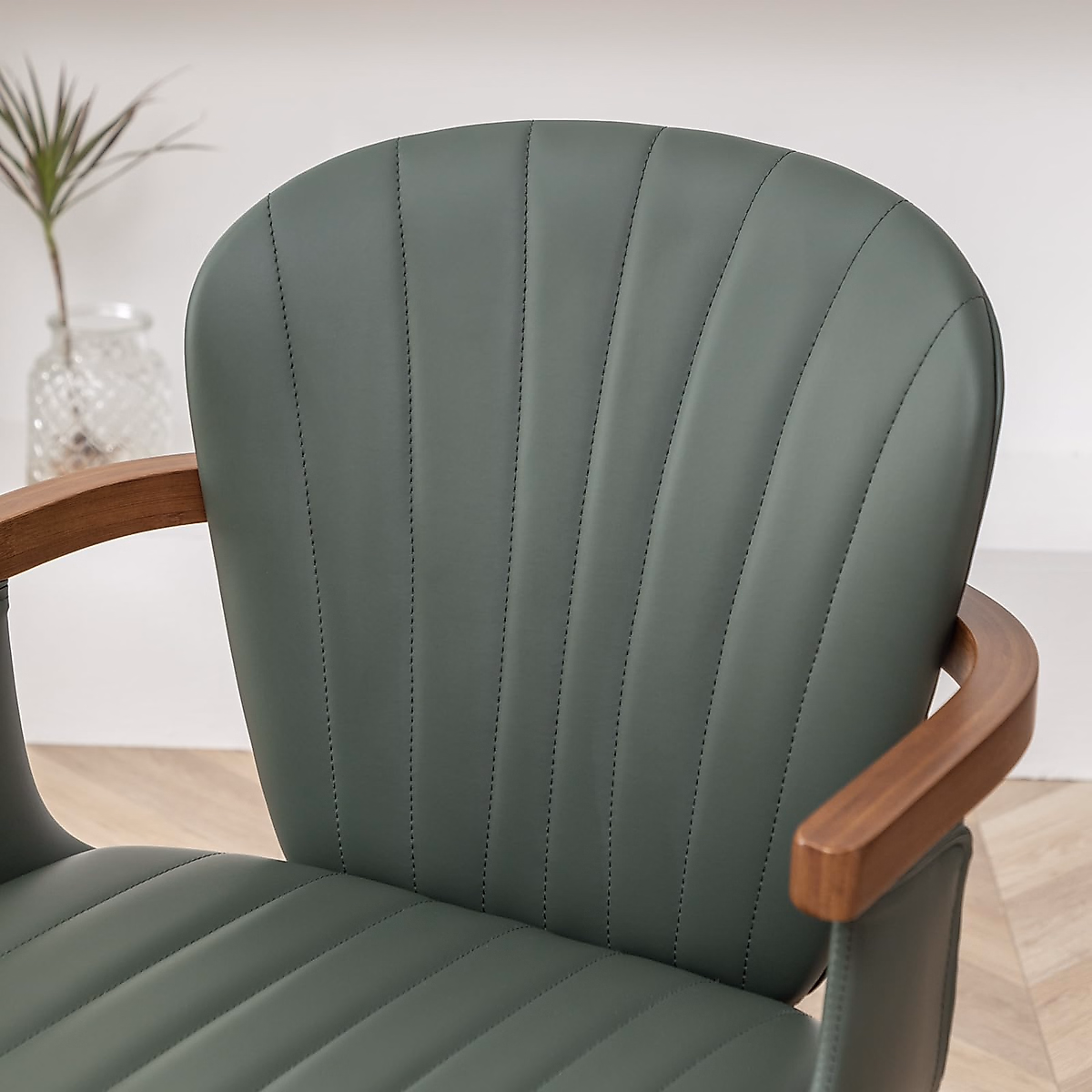 LUNLING Swivel Dining Chairs Set of 2, Mid Century Modern Green Faux Leather Kitchen Chairs with Arms,Bamboo Legs Side Chairs No Wheels,Accent Chair for Dining Rooms and Offices