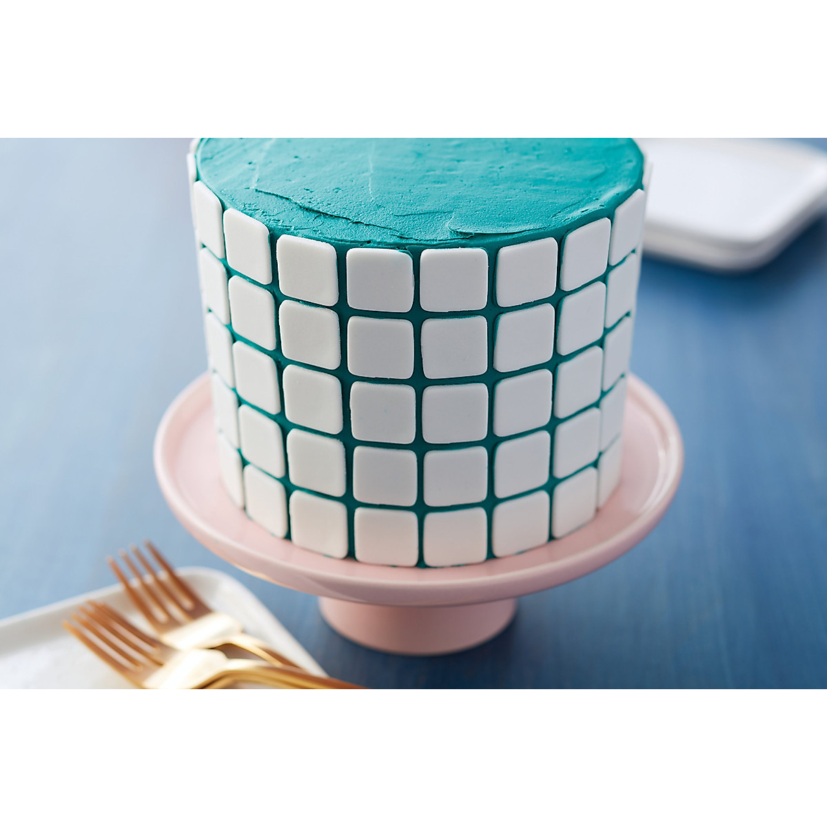 Wilton Decorator Preferred 6 x 3-inch Aluminum Round Cake Pan