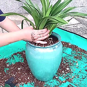 39.4" x 39.4" Large Car Windshield Cover for Ice and Snow, Portable and Foldable mat, Waterproof Mat in Outdoor