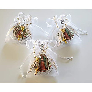 Vela para Bautizo con Caja de Madera con 12 Organzas de Recuerdos con Rosarios Biblia en Espanol