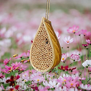 Mason Bee Houses for the Garden Handmade Bamboo Carpenter Bee House Hanging Outside, Dew Drop Waterproof Beehives for The Garden Attracts Peaceful Bee Pollinators to Enhance Your Garden's Productivity