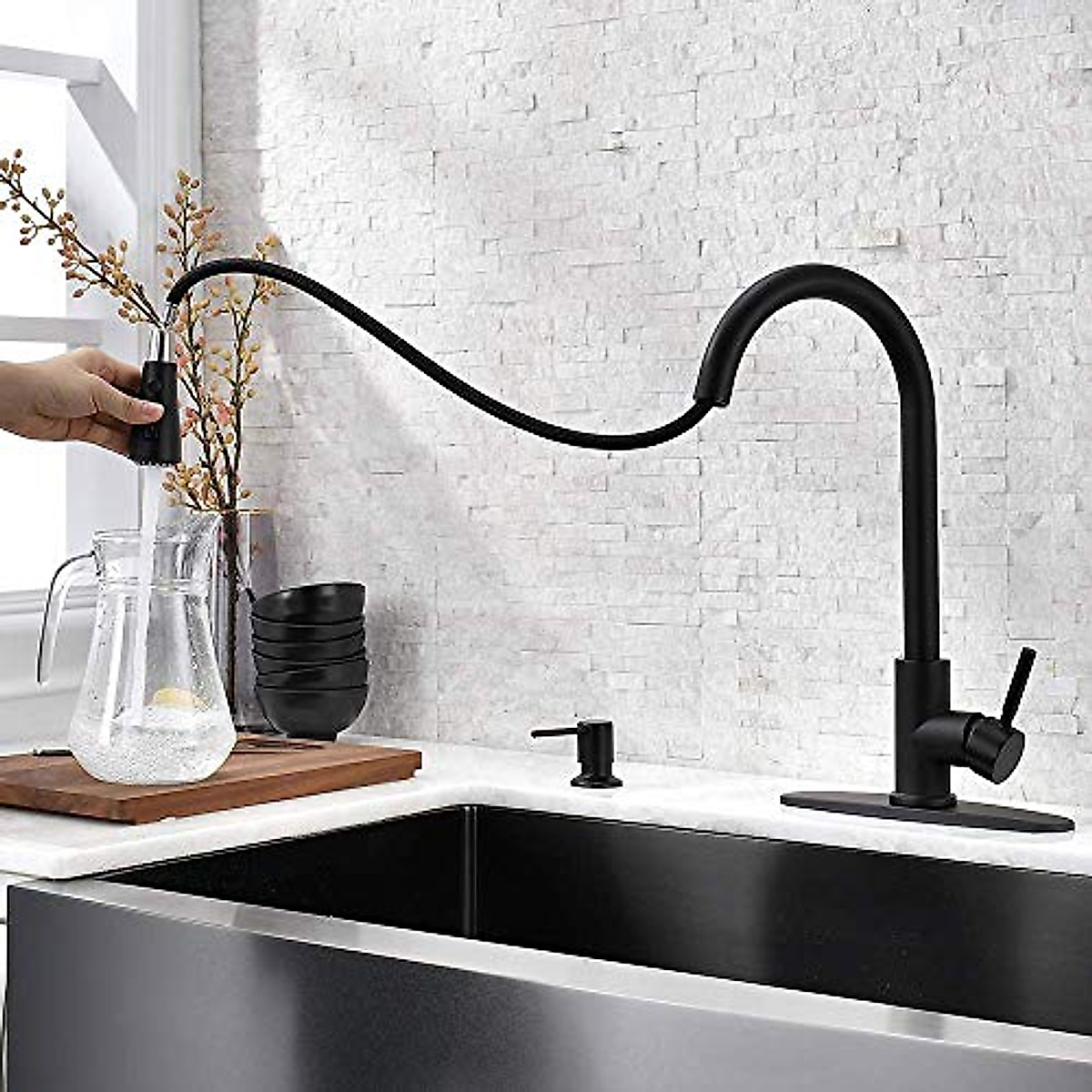 Hovheir Matte Black Kitchen Faucet with Soap Dispenser, Single Handle Pull Down Kitchen Faucet, High Arch Single Handle Stainless Steel Pull Out Sprayer Kitchen Sink Faucet