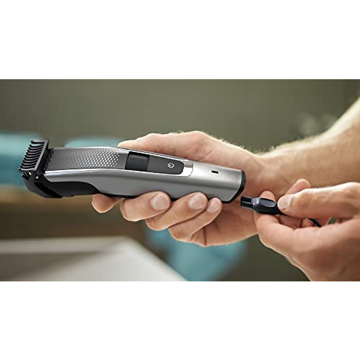 Philips Norelco Beard Trimmer and Hair Clipper Series 5500, electric, cordless, one pass beard trimmer and hair clipper with washable feature for easy clean - No blade oil needed - BT5511/49