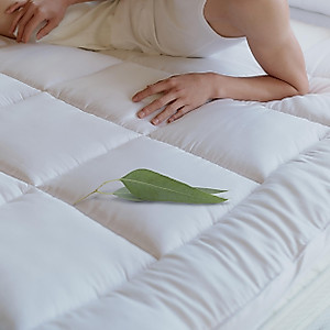 Double Stitch Cooling Mattress Topper - Soft 300 Thread Count Tencel Lyocell Cotton Blend, Elastic Straps Stretch Up to 21 Inch, Breathable Down Alternative Fill Pillowtop Mattress Pad - King