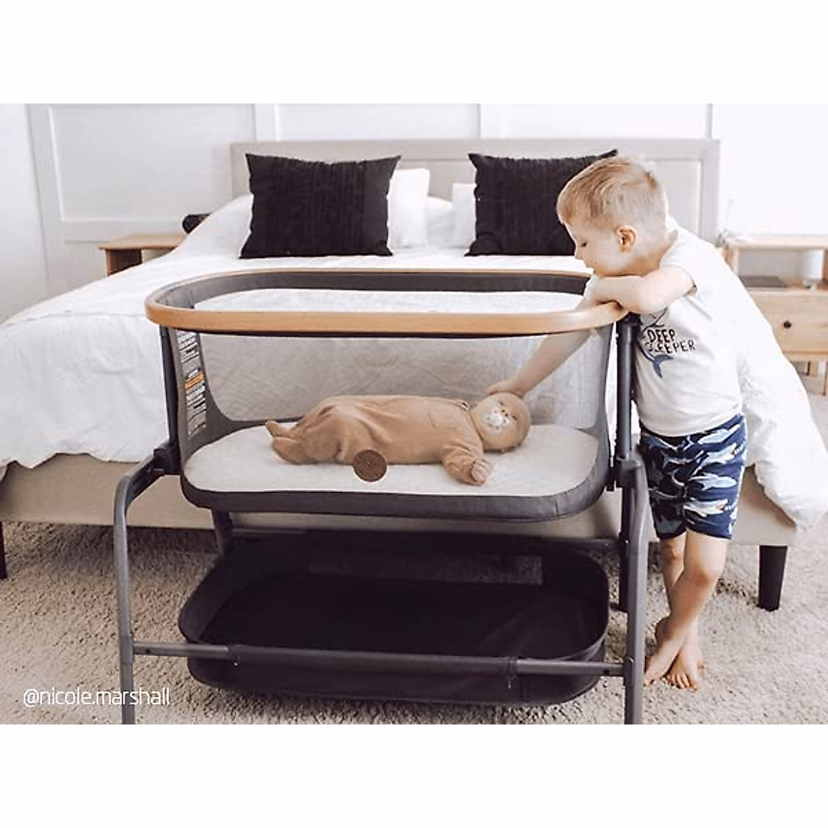 Maxi-Cosi Iora Bedside Bassinet, 4 Height Positions to Choose from?, Essential Grey