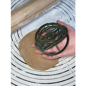 Premium Star Wars Exclusive The Mandalorian The Child in Hovering Pram Baby Yoda Grogu in a Stroller Cookie Cutter Mold 4.5-Inch-Scale Produced by 3D Kitchen Art