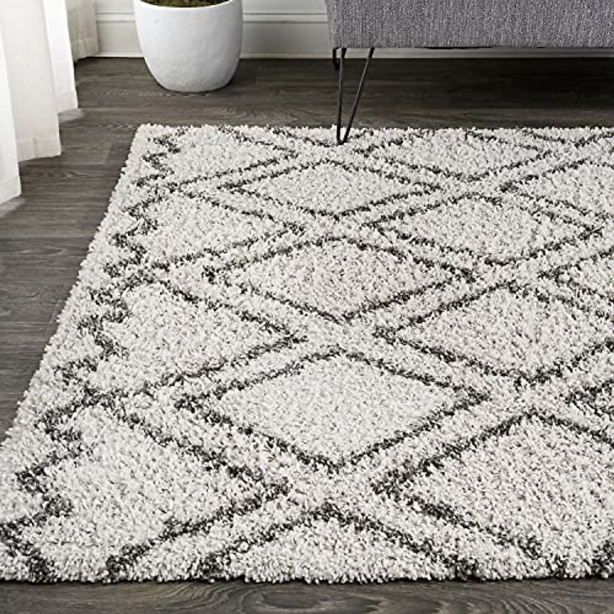 JONATHAN Y SHG103A-8 Soller Diamond Trellis Shag Indoor Area-Rug, Contemporary, Modern, Bohemian Easy-Cleaning,Bedroom,Kitchen,Living Room,Non Shedding, Beige/Dark Gray, 8 X 10
