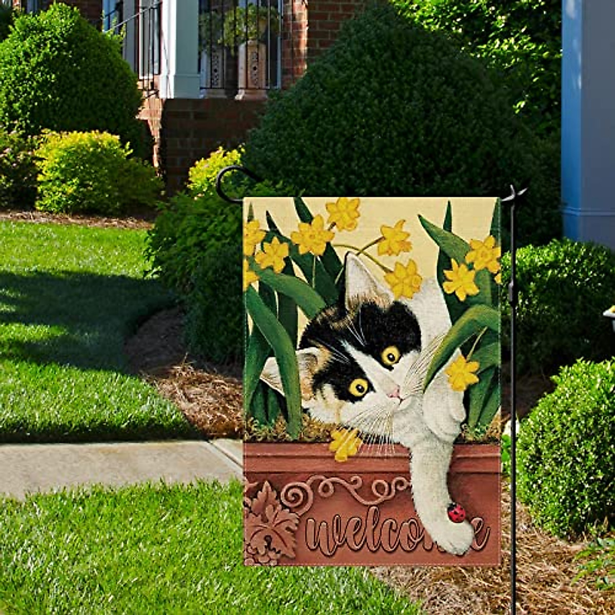 CMEGKE Spring Summer Cat Garden Flag, Spring Summer Cat Daffodils Flags, Spring Summer Flags Summer Spring Rustic Vertical Double Sided Burlap Cat Daffodils Floral Home Holiday Party Farmhouse Yard Lawn Outside Decorations 12.5 x 18 In