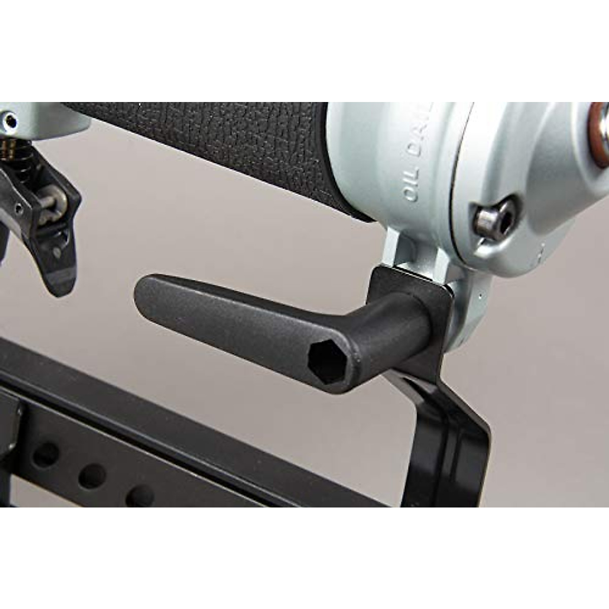 Metabo HPT Pro Finish Stapler, Pneumatic, 18 Gauge, 1/4-Inch Narrow Crown Staples, 1/2-Inch up to 1-1/2-Inch Staple Length, All-Metal Key Component Construction, Air Duster, Belt Hook (N3804A5)