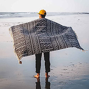 Organic Blanket Home Throw - Turkish Throw Light Weight Beach Blanket, Camping Blanket Picnic Blanket - 100 Cotton GOTS Blanket – Geometric (Black and Grey)