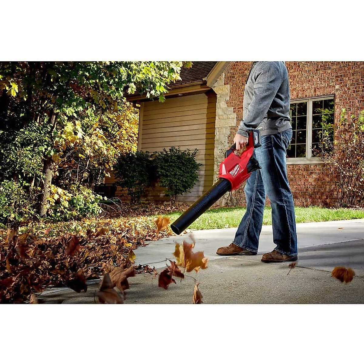 Milwaukee Electric Tools M18 Fuel 120 MPH 450 CFM 18-Volt Lithium-Ion Brushless Cordless Handheld Blower (Tool-Only) + Accessories