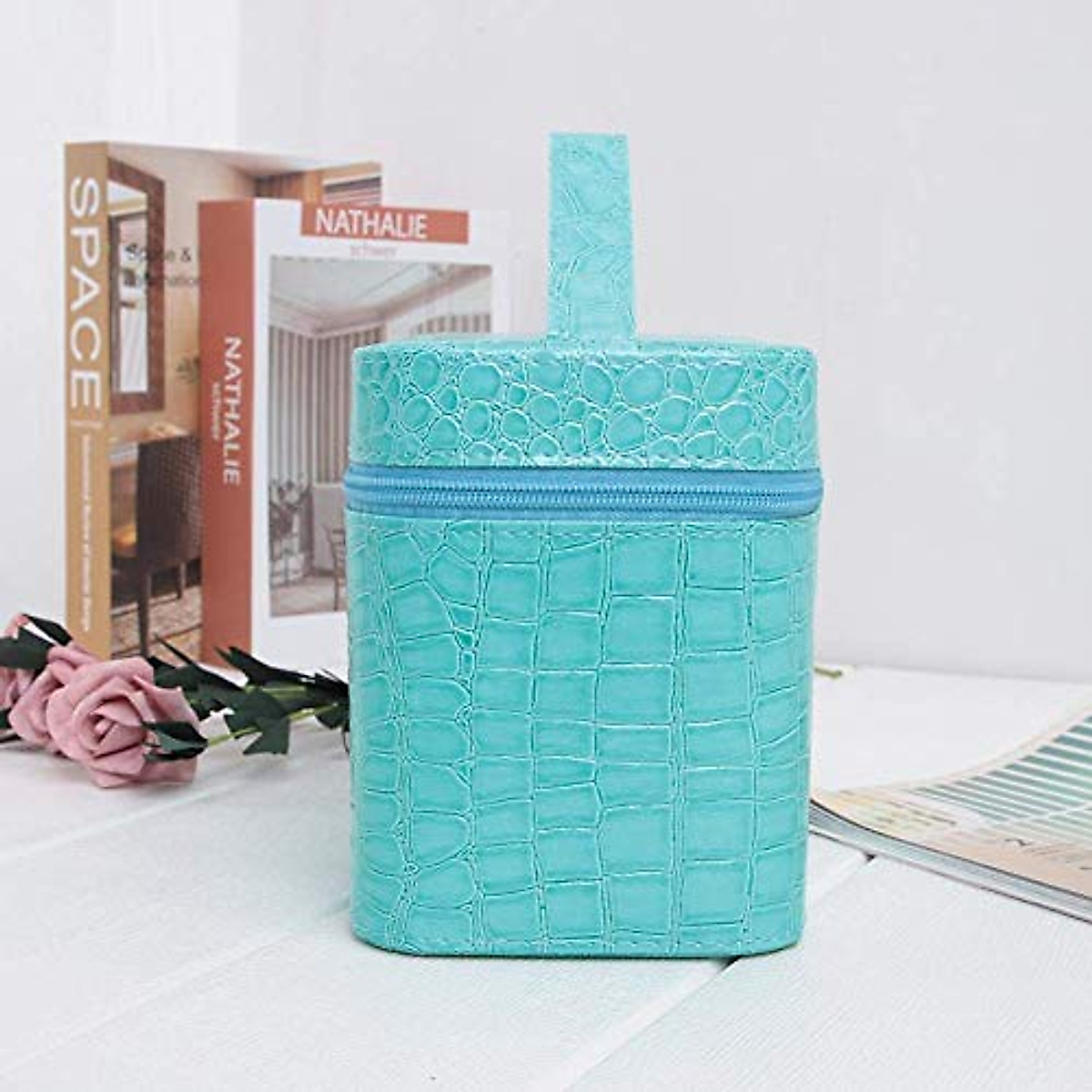 84 Slot Diamond Storage Box, PU Diamond Painting Storage Container Portable Nail Glitter Powder Art Craft Jewelry Beads Sewing Pills Storage Case Holder DIY Embroidery Beads Organizer Zipper Handbag