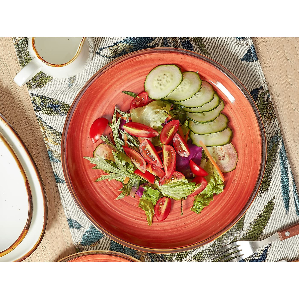 ONEMORE Dinner Plate, 10.5 Inch Porcelain Dinnerware Set/Oven, Dishwasher and Microwave Safe/Farmhouse Style/Stackable and Easy to Clean (Set of 6, Red)