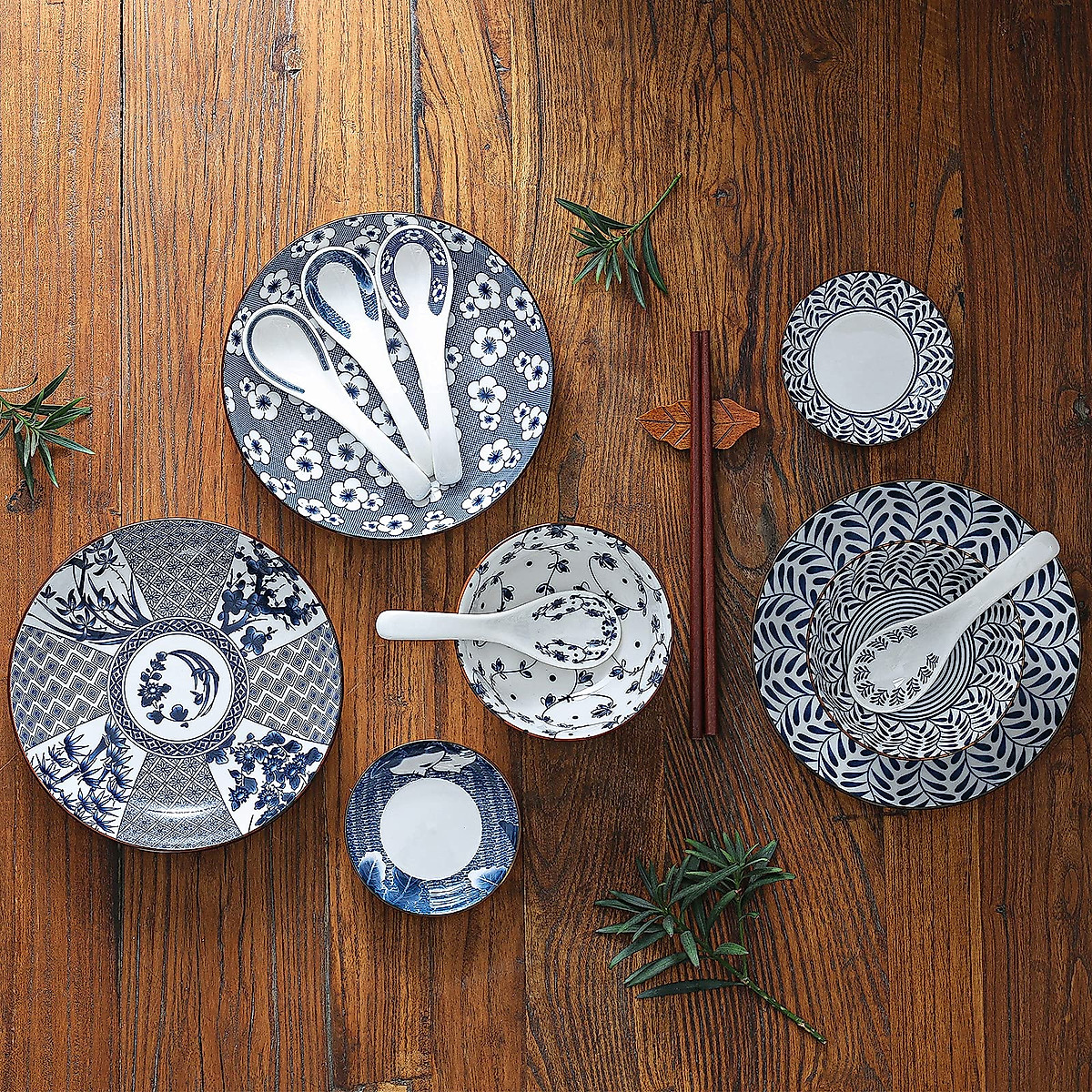 Gegong Blue and White Porcelain Dinnerware Set, Dishes, Bowl, Spoon, Chopsticks, Service for 1, Colorful Glazed Ceramic Set, Gift Box Packaging (Tang Grass)