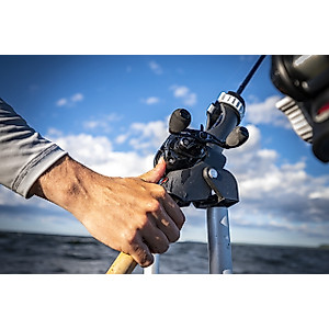 Abu Garcia Max Digital Line Counter Low Profile Baitcast Reel, Size LP (1498727), Carbon Fiber Star Drag, Max of 20lb | 9.0kg, Durable, Lightweight and Strong,Black