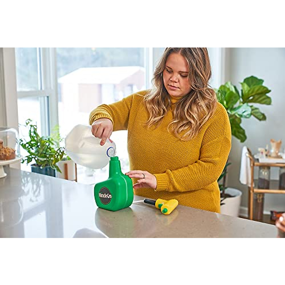 Miracle-Gro 190518 Battery Powered 48 oz. Handheld Sprayer, Green
