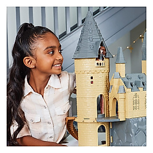 Wizarding World Harry Potter, Magical Minis Amazon Exclusive Deluxe Hogwarts Castle, 3 Classroom Playsets, 22 Accessories, 3 Figures, Lights & Sounds