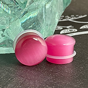 Pair of Pink Cat Eye Stone Single Flare Plugs (STN-720) (6g (4mm))