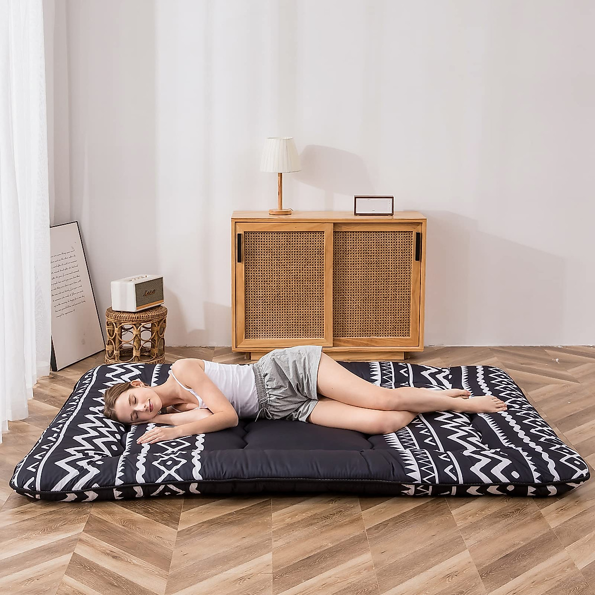 Japanese Floor Mattress Futon Mattress Thicken Sleeping Pad Roll Up Mattress Floor Lounger Bed Camping Mattress Guest Room Mattress Pad, Thick Soft and Comfortable, Black Stripe, Full Size