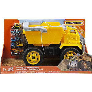 Matchbox Large-Scale Sand Truck with 5 Die-Cast Toy Construction Vehicles in 1:64 Scale, Indoor & Outdoor Play Multicolor