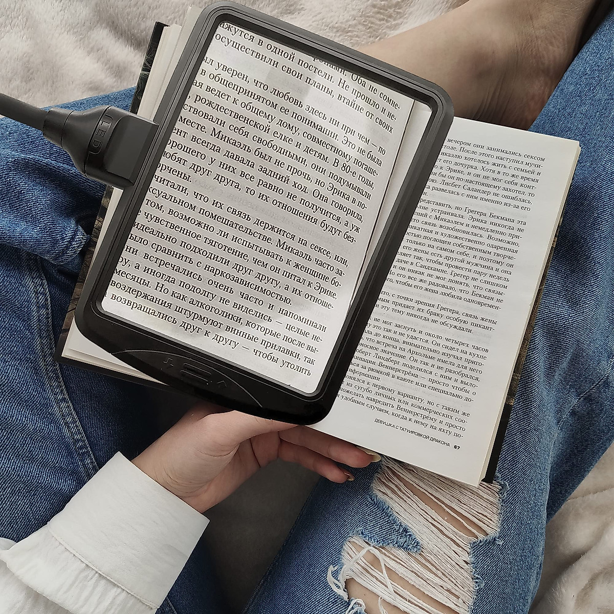 M MAGDEPO 4X Gooseneck Magnifying Lamp Lighting with 28 SMD LEDs, Table Desktop Stand Magnifier Hands-Free for Hobby, Sewing, Crafts, Close Work, etc.