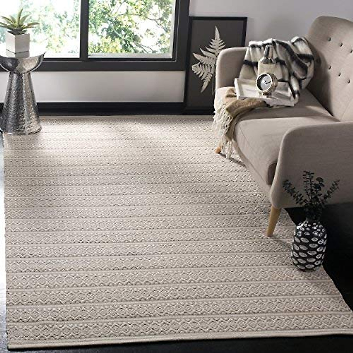 SAFAVIEH Montauk Collection Accent Rug - 3' x 5', Ivory & Grey, Handmade Flat Weave Boho Farmhouse Cotton, Ideal for High Traffic Areas in Entryway, Living Room, Bedroom (MTK341A)