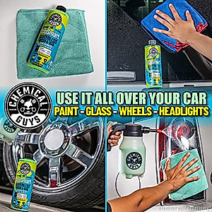 Chemical Guys WAC_707 EcoSmart Hyper Concentrated Waterless Car Wash and Wax (1 Gal) and Acc_130 Professional Chemical Resistant Heavy Duty Bottle and Sprayer (32 oz)