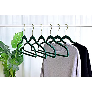 SYNHOZZ Velvet Hangers ，Green Non-Slip Suit Felt Hangers,Ultra Thin Space Saving 360 Degree Gold Hook Clothes Hangers Huggable Hangers Velvet for Suits,Coats,Jackets,Pants,Dress (50 Pack, Green