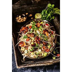 Big Green Egg Carbon Steel 18 Gauge Grilling Wok with Bamboo Spatula 120779