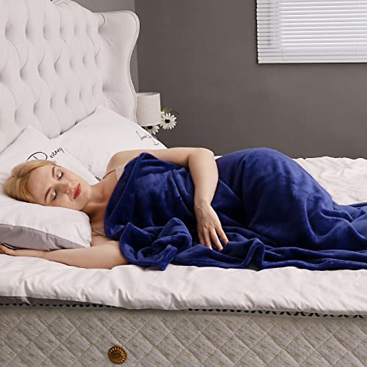 Throw Blankets Queen Size, Super Soft 350GSM Thick Fuzzy Warm Blanket for Bed and Sofa, Dark Blue, 60x80 inches