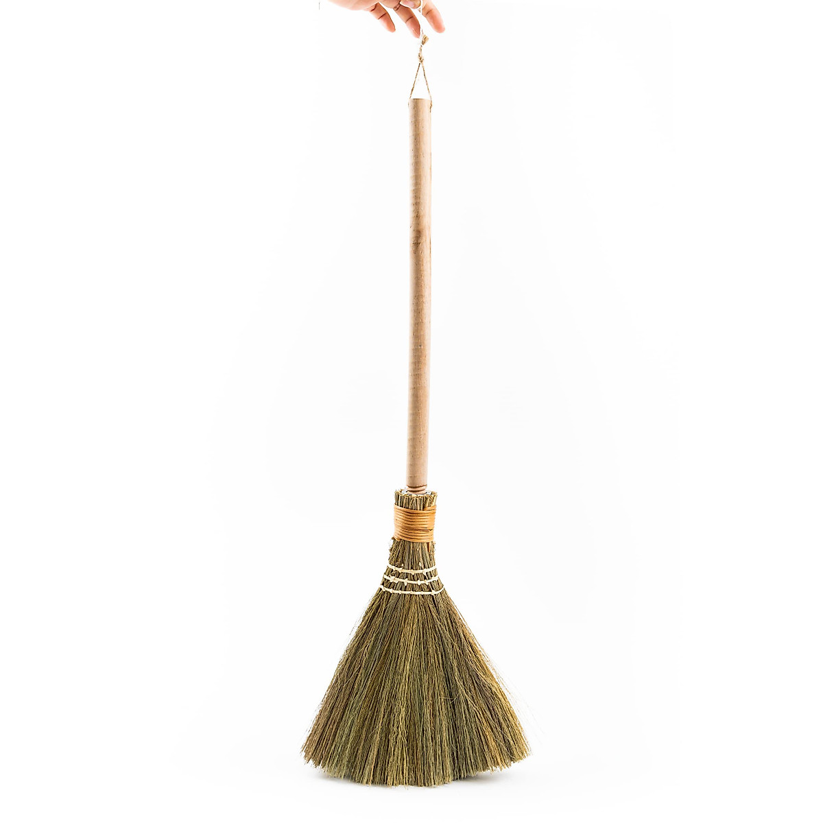 MISCRANAST. Small Natural Whisk Broom with Wood Handle Retro Nature. Vietnamese Soft Straw Broom for Cleaning. Use it as a Decoration, Wedding, Witch Broom, Broomstick Halloween, Mini Straw Broom