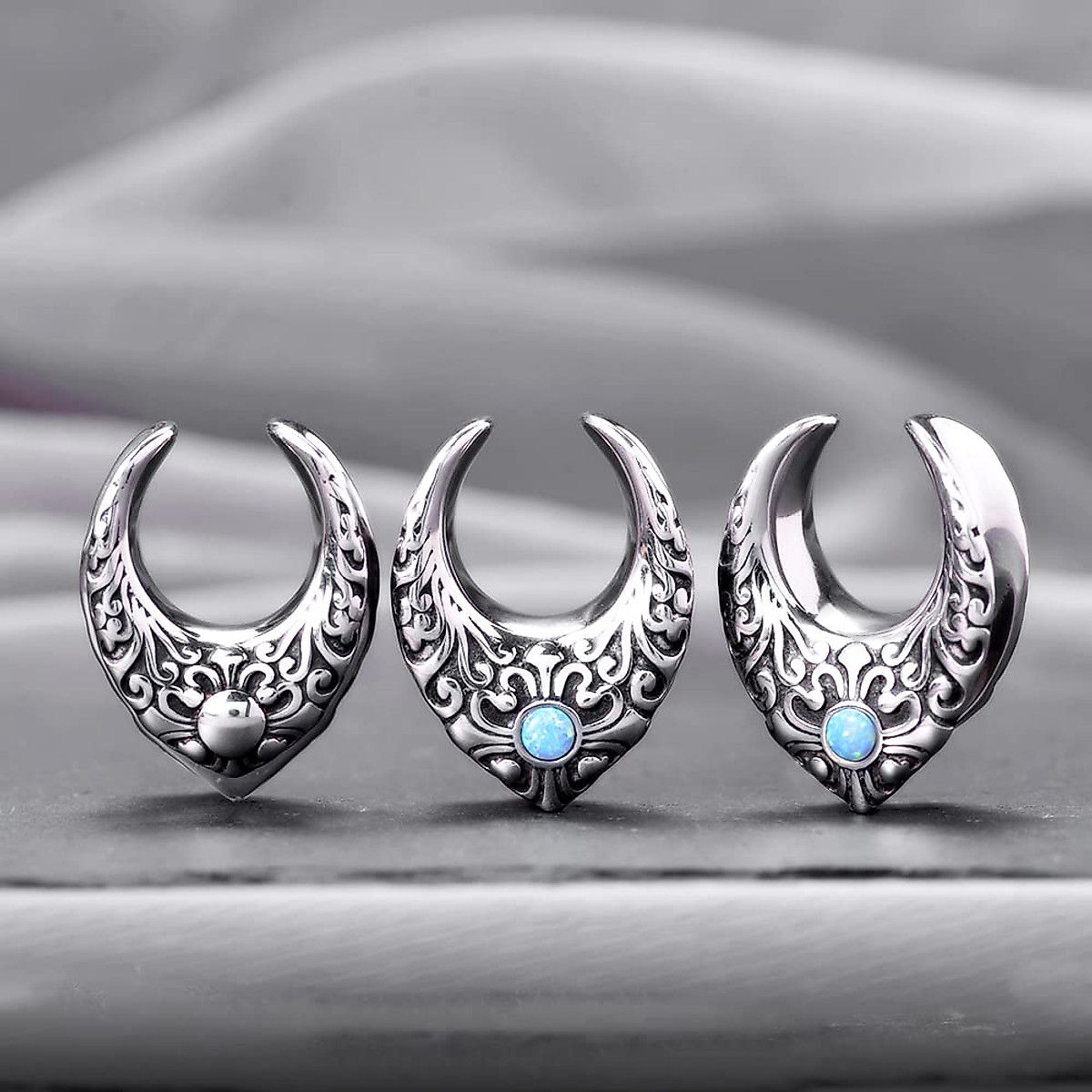ERKUOO Piercing Jewelry 2PCS Floral Saddle Tunnels Plugs, Hypoallergenic 316L Stainless Steel, 0g(8mm)