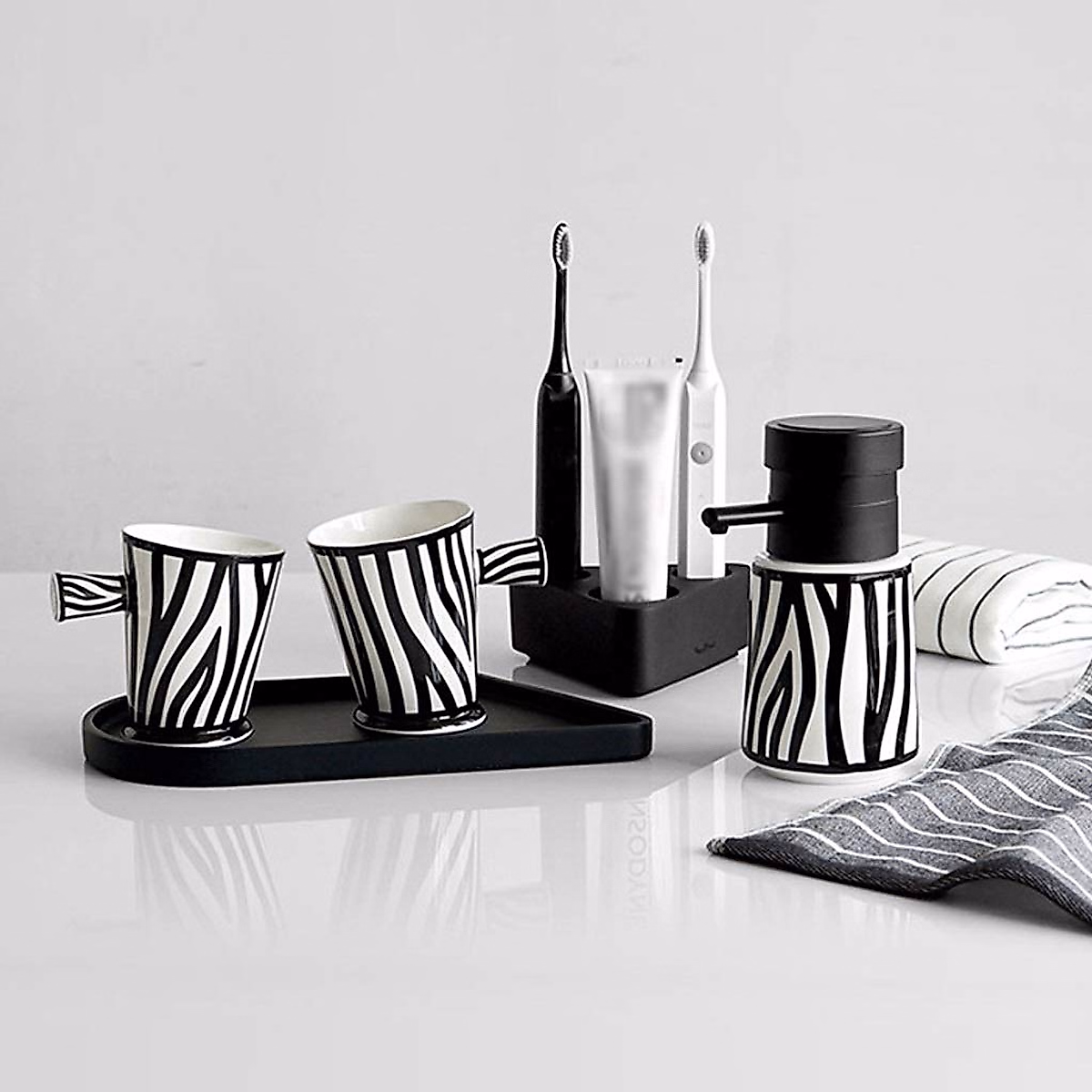GRFIT Soap Dispenser Hand Soap Dispenser 5-Pc Black and White Striped Ceramics Bathroom Set with Soap Dispenser, Toothbrush Holder, Tumbler, Tray Manual Soap Dispenser Soap Dispenser with Pump