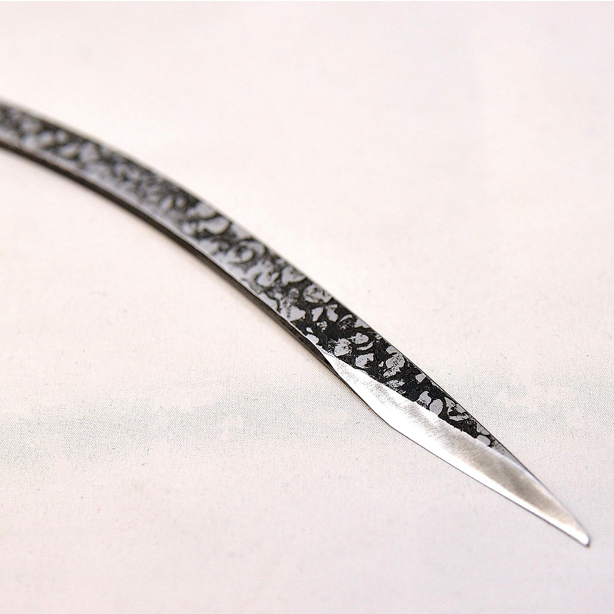 KAKURI Kiridashi Knife Right Hand 12mm Curved, Professional Razor Sharp Hand Forged Japanese Carbon Steel Blade Hammered Pattern for Woodworking, Marking, Wood Carving, Whittling, Made in JAPAN