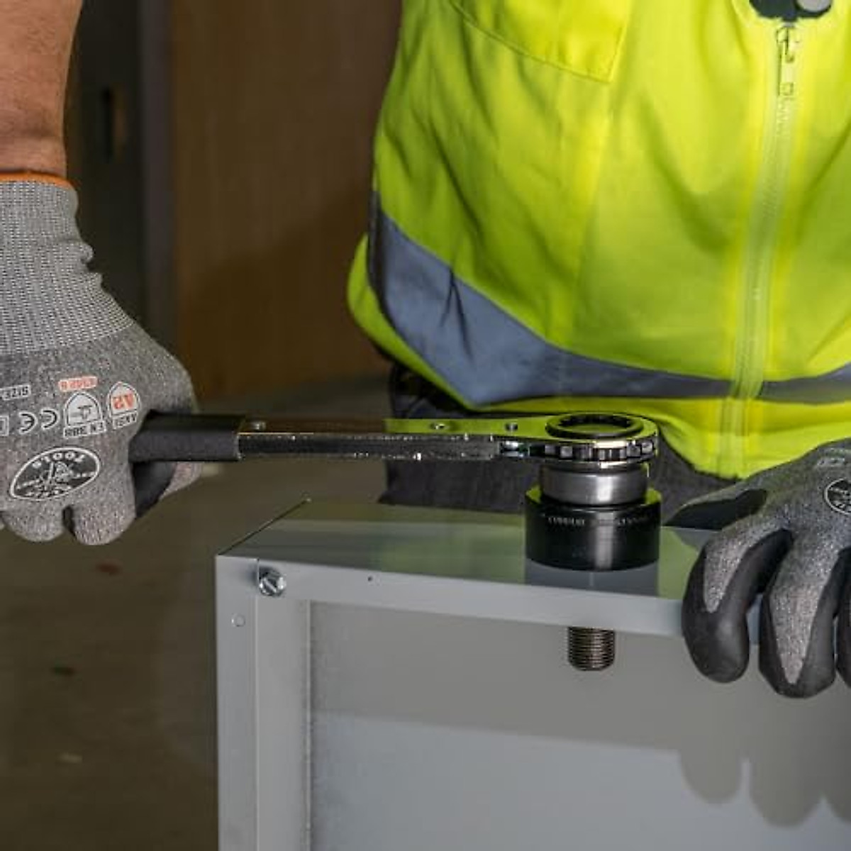 Klein Tools 53732SEN Knockout Punch Set with Wrench, Electrical Conduit Hole Cutter 1/2-inch to 2-inch