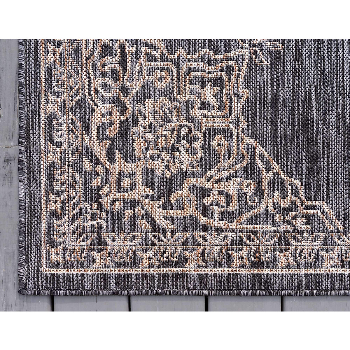 Unique Loom Outdoor Traditional Collection Area Rug - Antique (4' 1" x 6' 1" Rectangle, Charcoal Gray/ Natural)