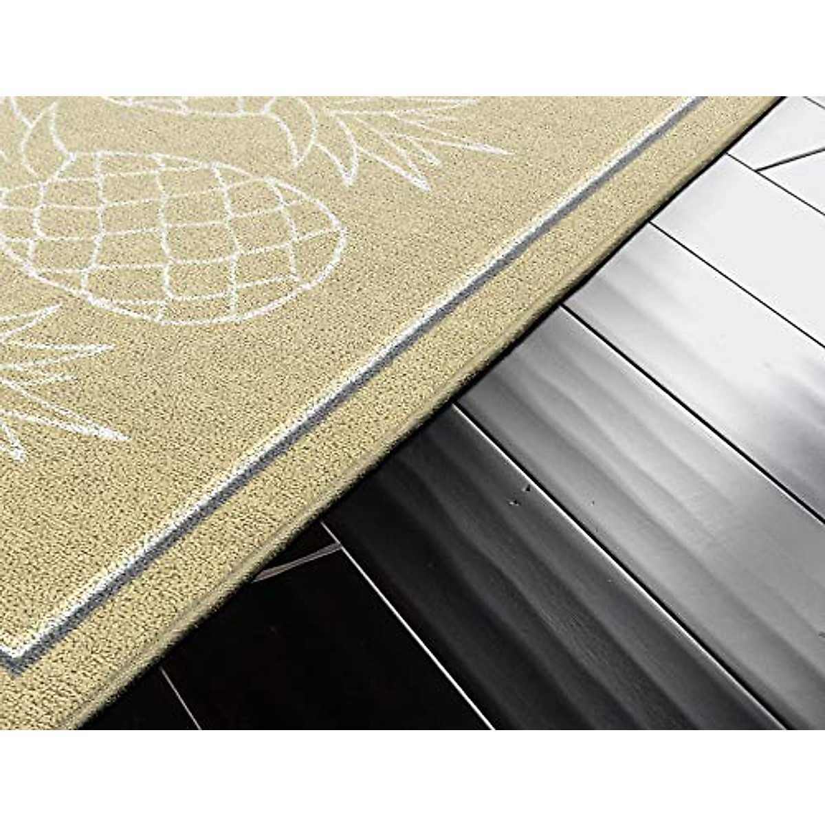 Brumlow MILLS Pineapple Fruit Home Decor Area Rug for Kitchen, Dining, Living Room, Bedroom or Doorway Mat, 20" x 34", Neutral