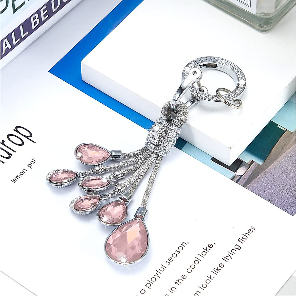 Bling Crystal Car Keychain for Women, Keychain Accessories With Rhinestones, Fashionable Car Key Chain for Car Keys Fit BMW Honda Audi Lexus Ford Mercedes Benz Nissan Cadillac Toyota (2 Pink)