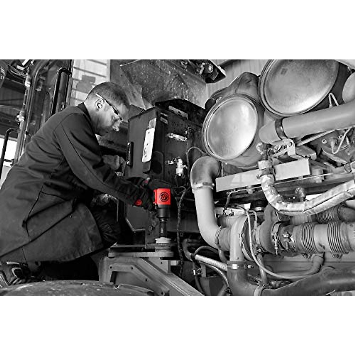 Chicago Pneumatic CP7769 Air Impact Wrench (3/4 Inch), Air Impact Gun Industrial Repair & Assembly Tool, Pistol Handle, Twin Hammer, Max Torque Output 1400 ft. lbf/1650 Nm, 6500 RPM