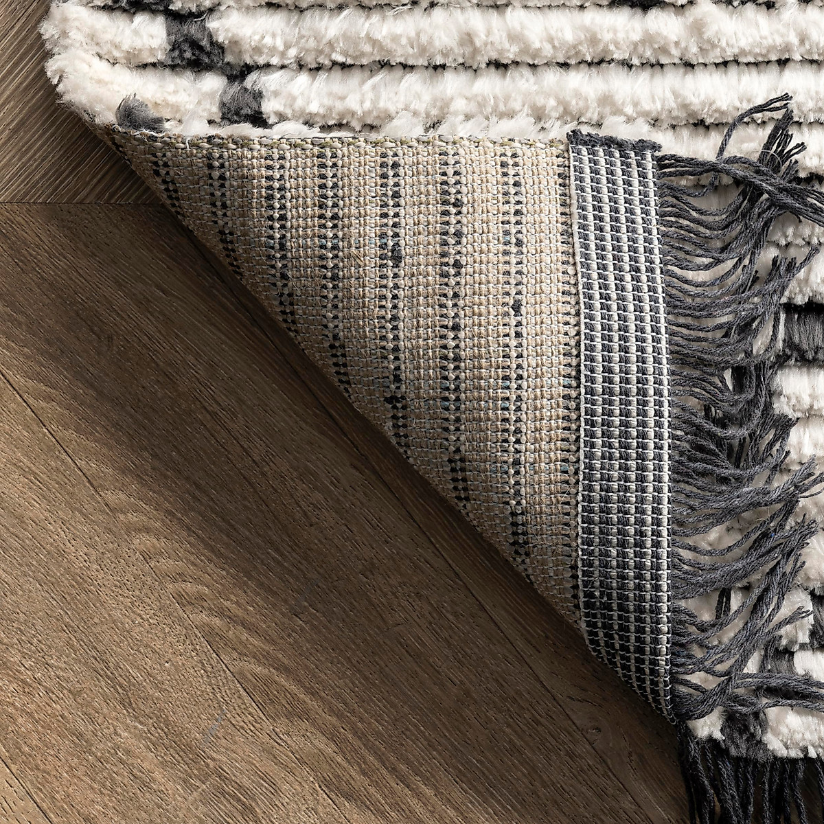 nuLOOM Carlina Geometric Shag Fringe Area Rug, 5x8, Beige