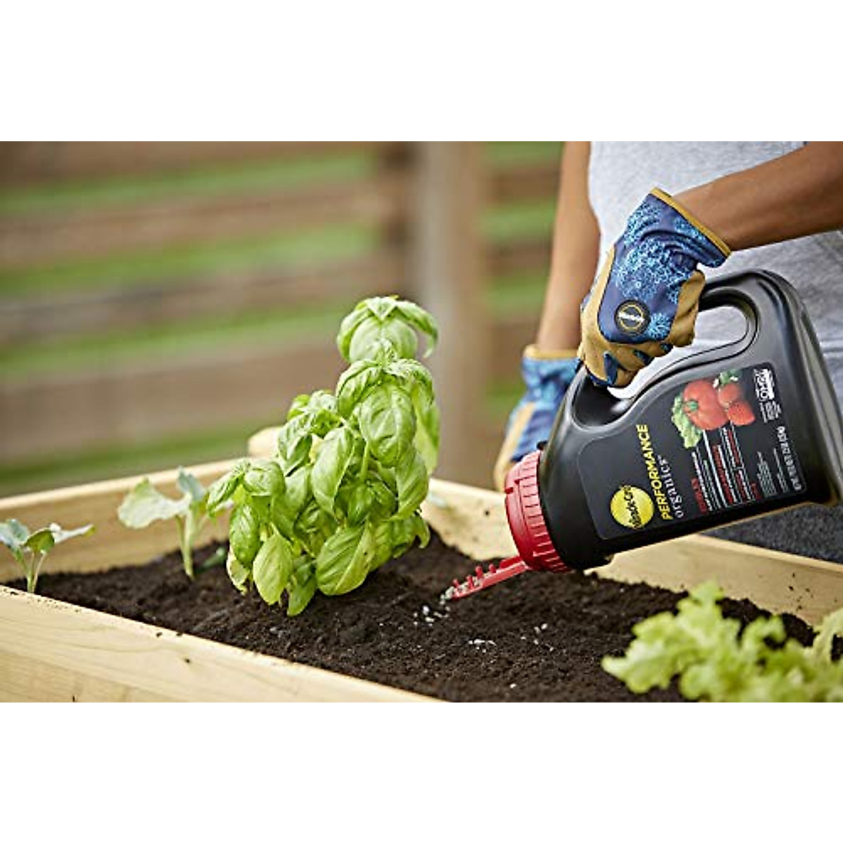 Miracle-Gro Performance Organics Edibles Plant Nutrition Granules - Plant Food with Natural & Organic Ingredients, for Tomatoes, Vegetables, Herbs and Fruits, 2.5 lbs.